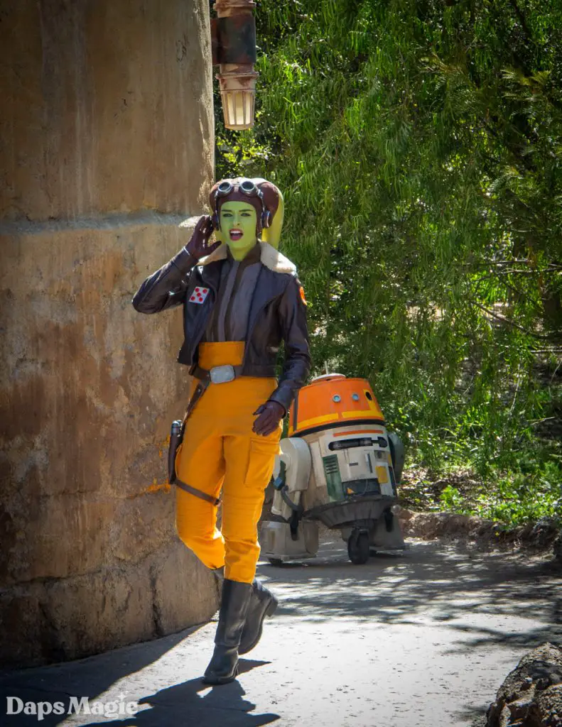 Photos/Video: General Hera Syndulla and Chopper Arrive at Star Wars ...