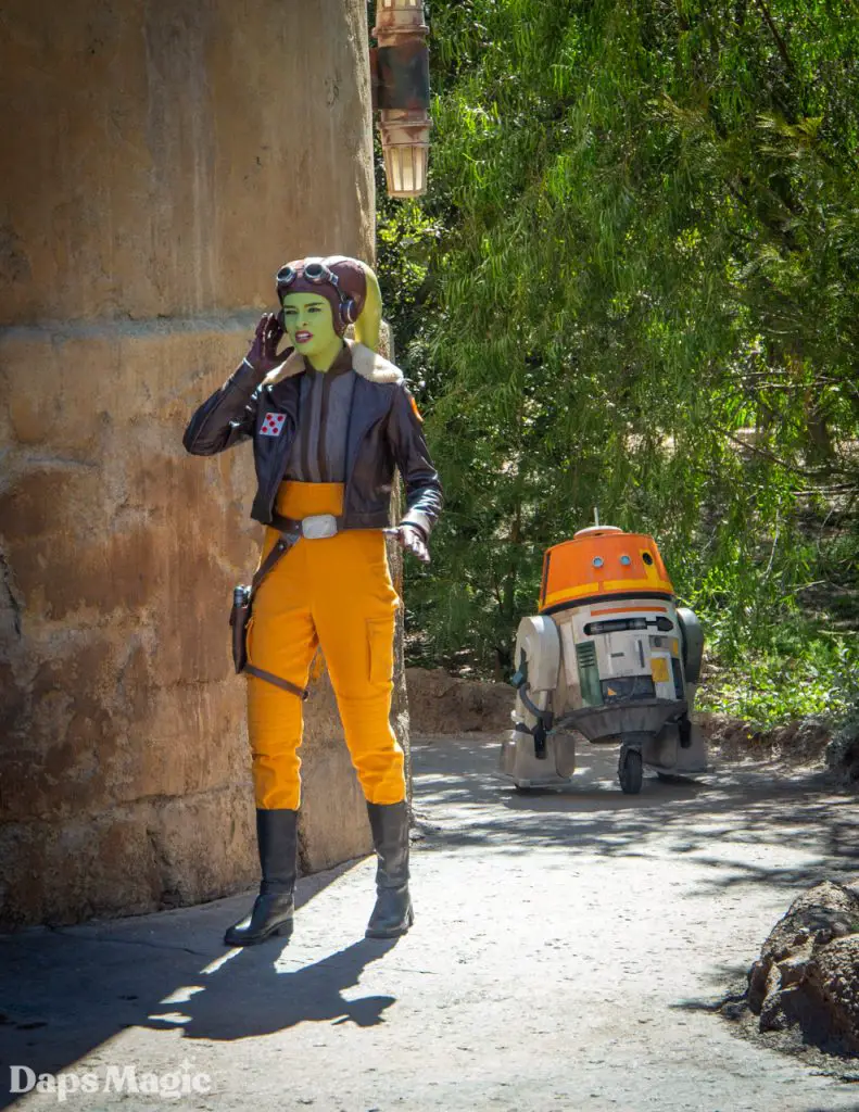 Photos/Video: General Hera Syndulla and Chopper Arrive at Star Wars ...