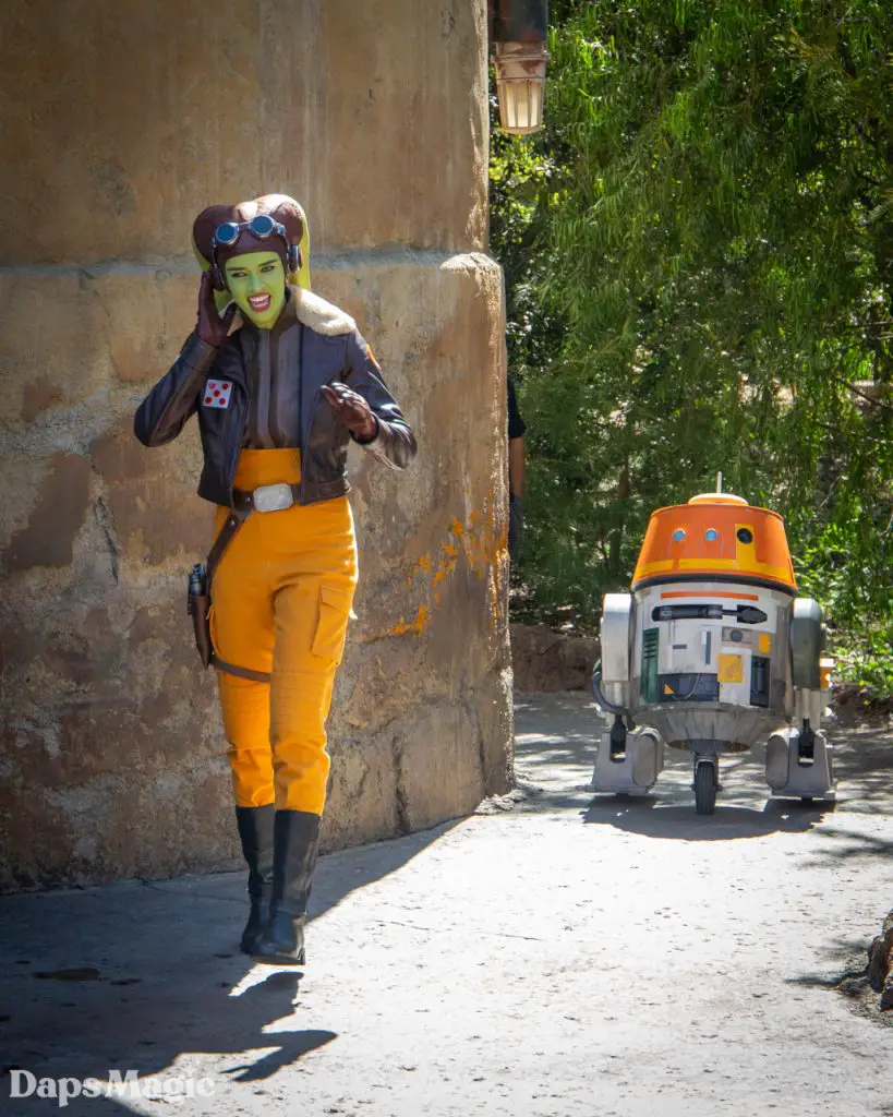 Photos/Video: General Hera Syndulla and Chopper Arrive at Star Wars ...