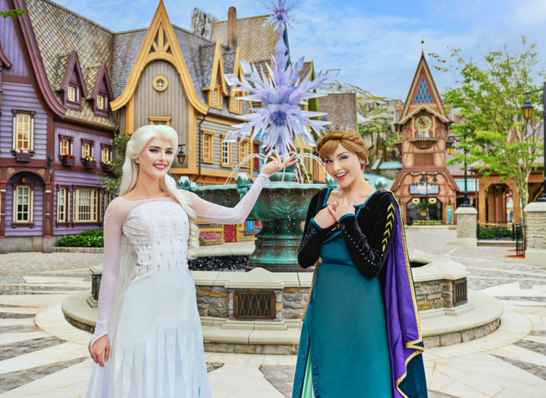 Hong Kong Disneyland Reveals First Look at Elsa Animatronic Along with ...