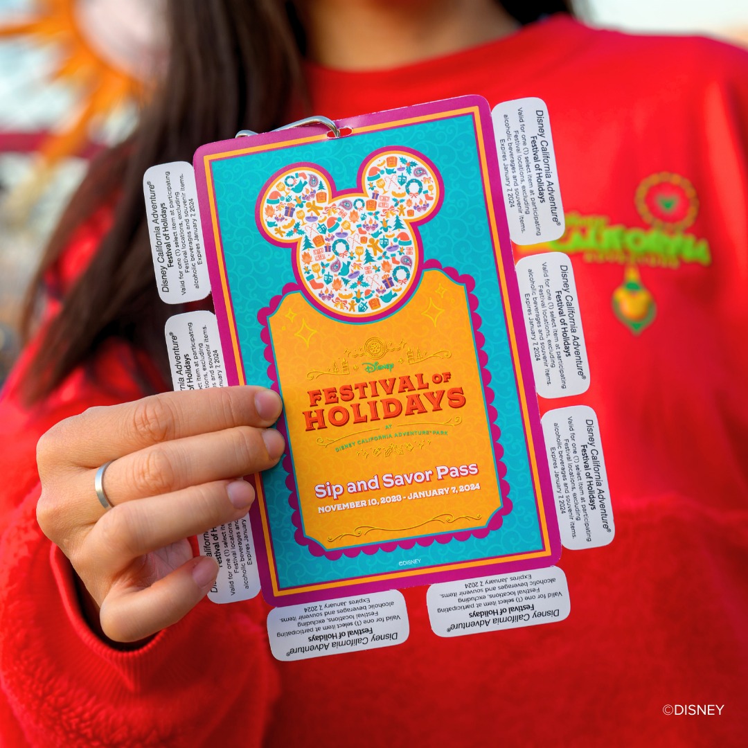 Extra Holiday Magic For Disneyland Magic Key Holders