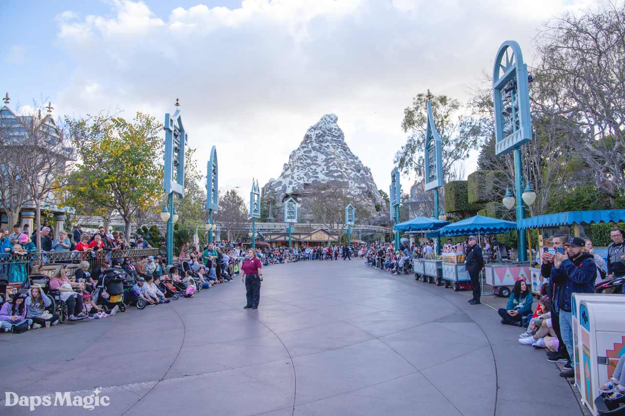 PICTORIAL: Magic Happens Returns to Disneyland