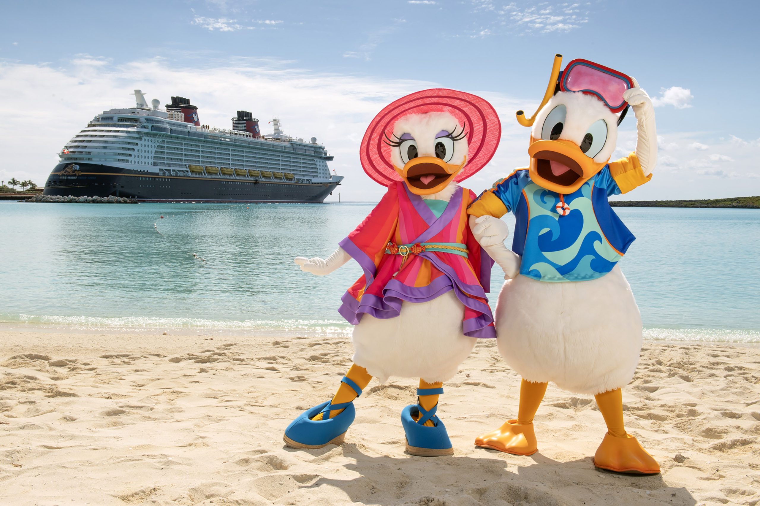 Mickey Mouse, Minnie Mouse, and Friends Get New Outfits for Disney ...