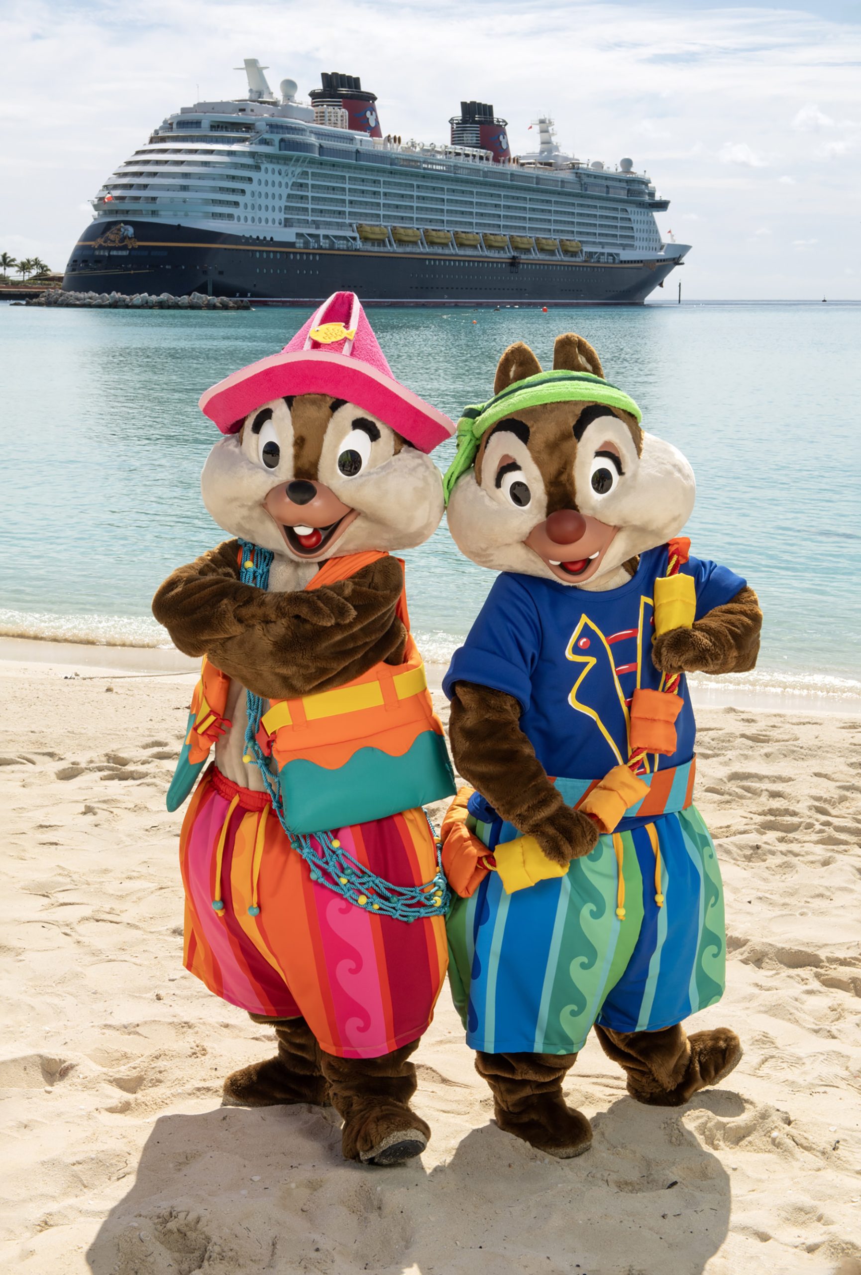 Mickey Mouse, Minnie Mouse, and Friends Get New Outfits for Disney ...