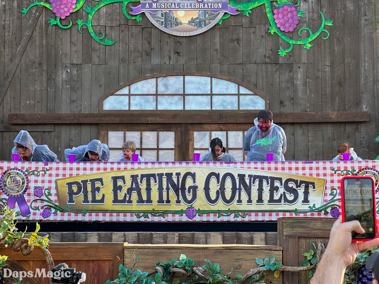VIDEO: Pie Eating Contest Returns to Knott's Boysenberry Festival