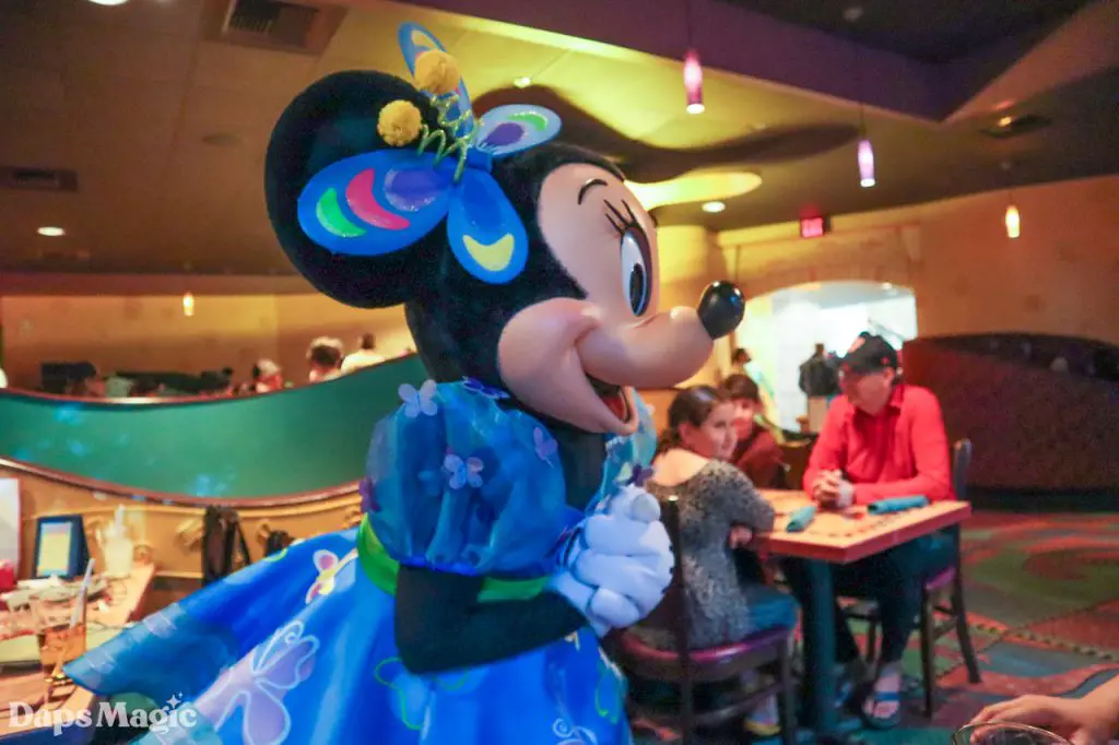 REVIEW: Sensational Springtime Buffet at Goofy's Kitchen