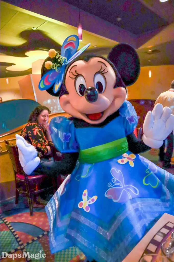 REVIEW: Sensational Springtime Buffet at Goofy's Kitchen