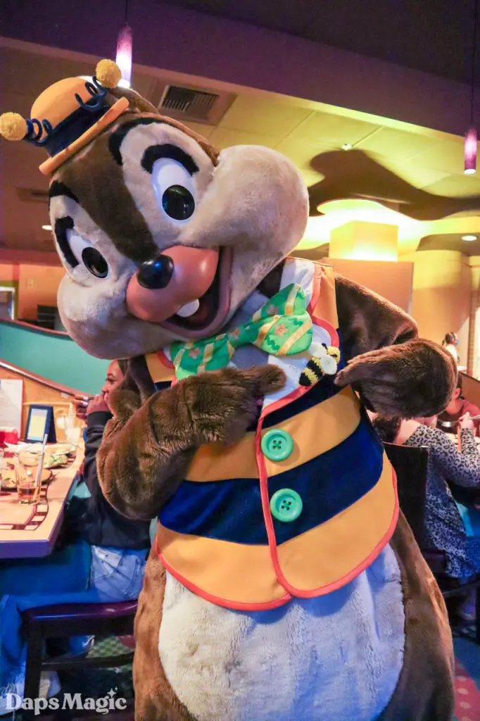 REVIEW: Sensational Springtime Buffet at Goofy's Kitchen