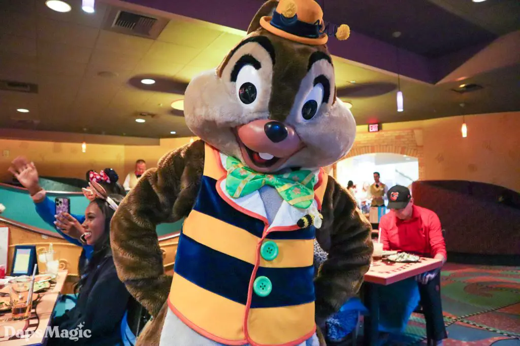 REVIEW: Sensational Springtime Buffet at Goofy's Kitchen