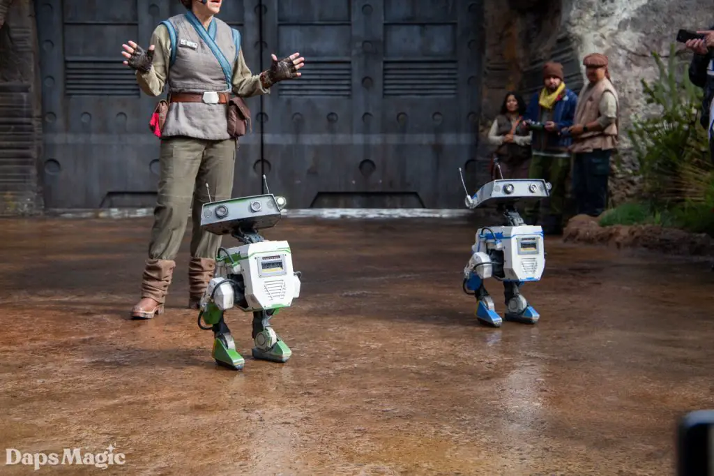 VIDEO/PHOTOS: BDX Droids Arrive at Star Wars: Galaxy's Edge at ...