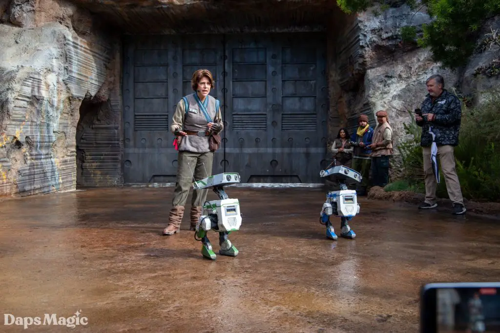 VIDEO/PHOTOS: BDX Droids Arrive at Star Wars: Galaxy's Edge at ...