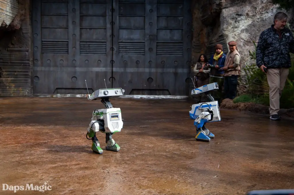 VIDEO/PHOTOS: BDX Droids Arrive at Star Wars: Galaxy's Edge at ...