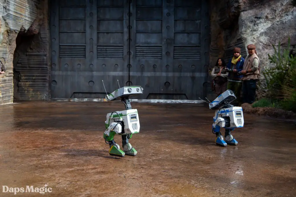 VIDEO/PHOTOS: BDX Droids Arrive at Star Wars: Galaxy's Edge at ...