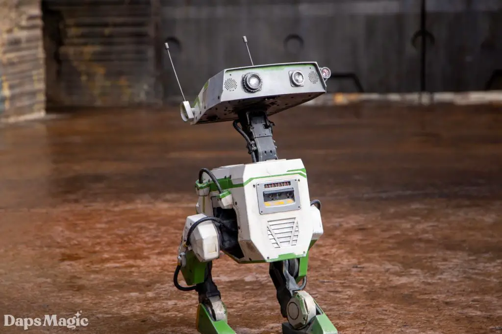 VIDEO/PHOTOS: BDX Droids Arrive at Star Wars: Galaxy's Edge at ...