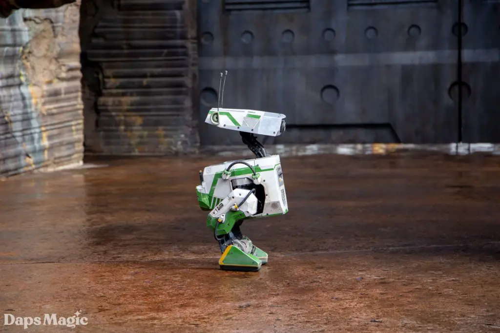 VIDEO/PHOTOS: BDX Droids Arrive at Star Wars: Galaxy's Edge at ...