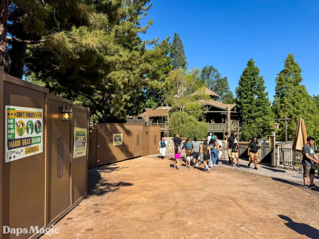 Walkway Between Haunted Mansion and Star Wars: Galaxy's Edge Reopens ...