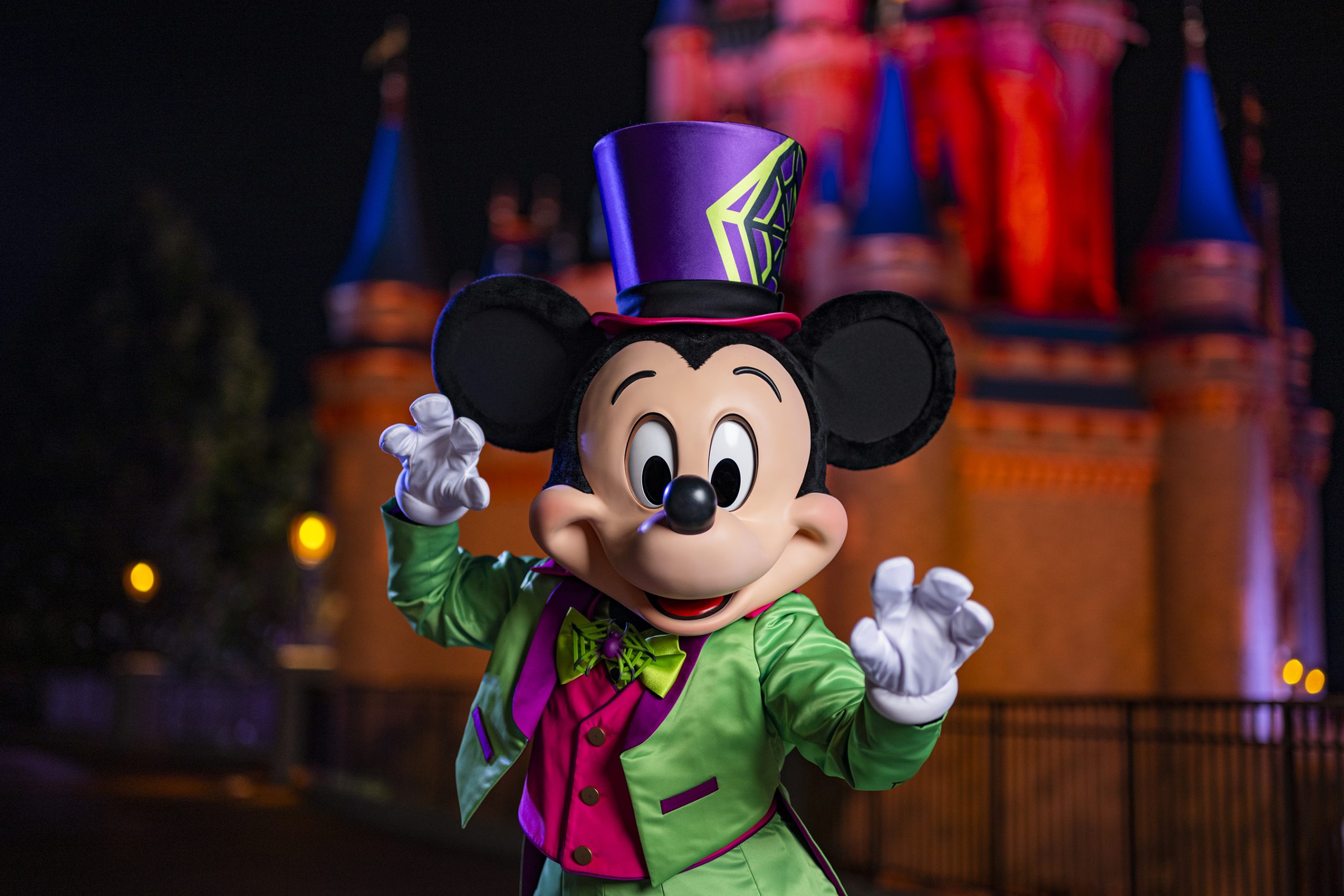 Walt Disney World Reveals Mickey & Minnie's Costumes for Mickey's Not ...