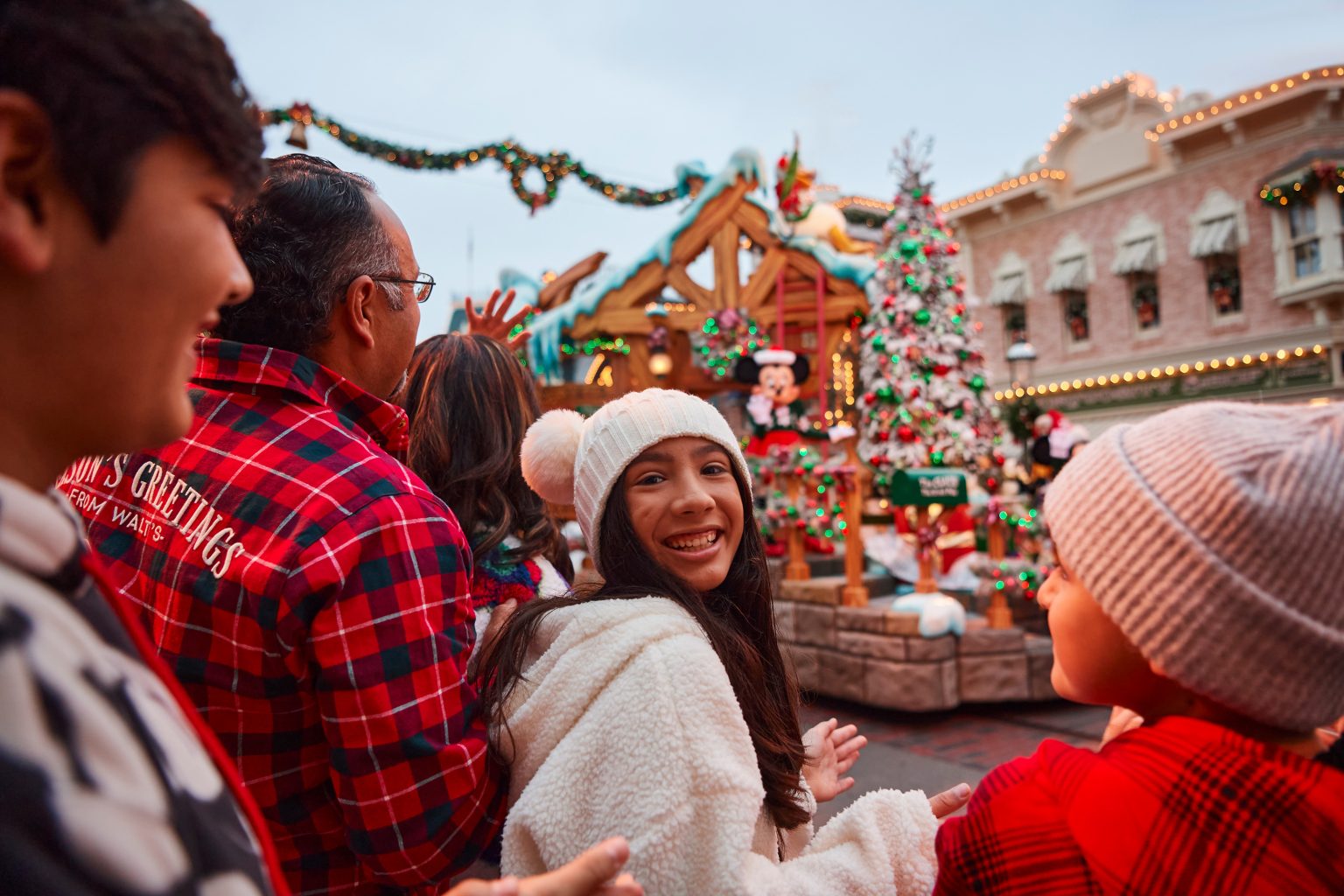 Disneyland Resort Announces New Holiday Ticket Offer for Disney+ ...