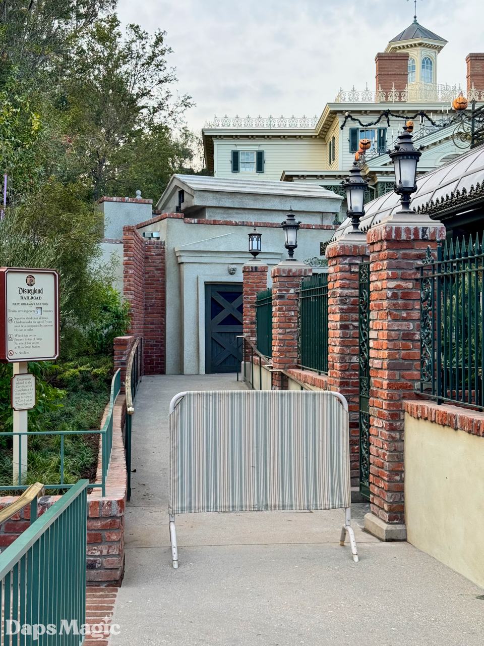 Walls Come Down From Around the Extended Queue of Disneyland's Haunted ...