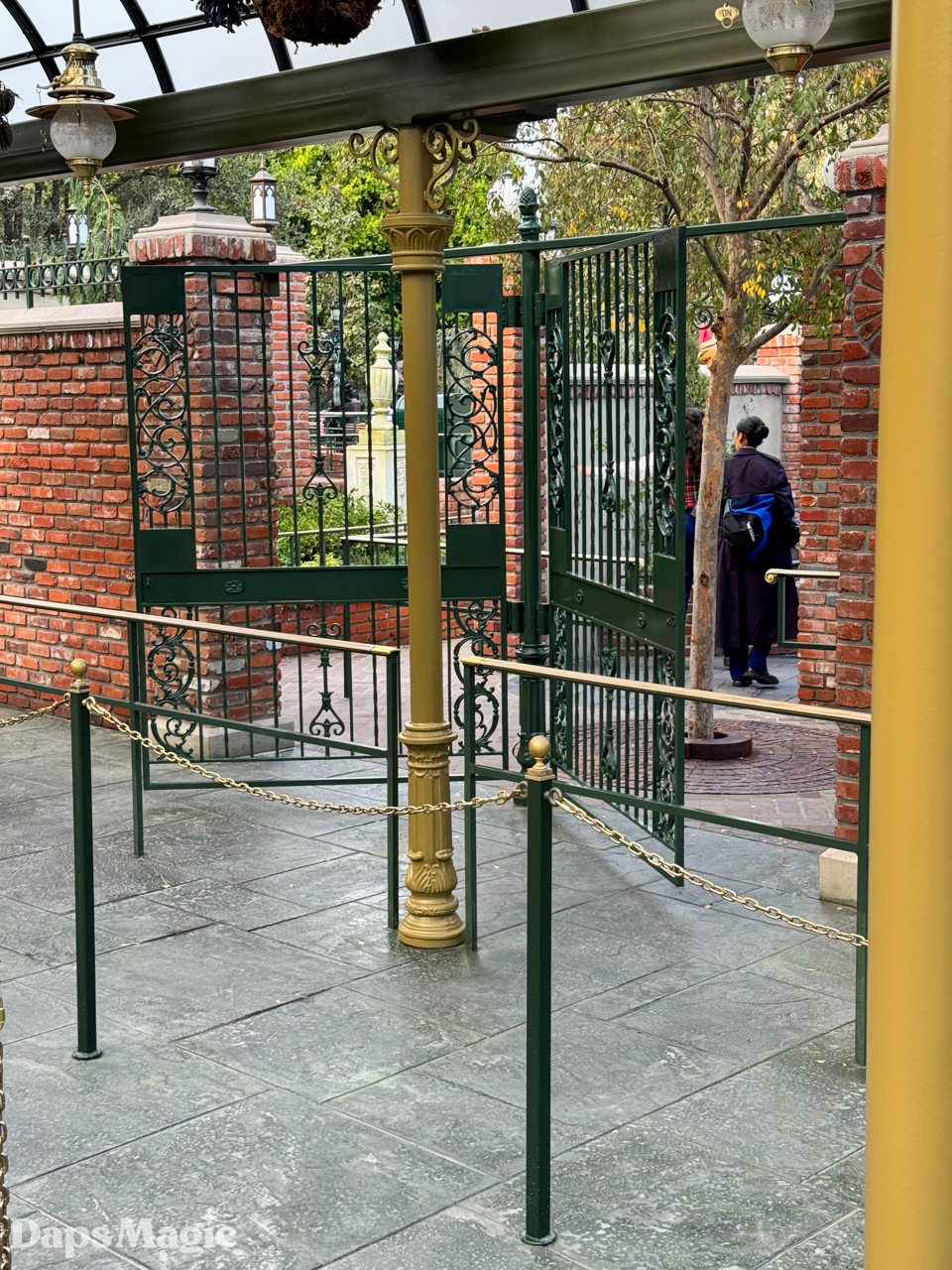 Walls Come Down From Around the Extended Queue of Disneyland's Haunted ...