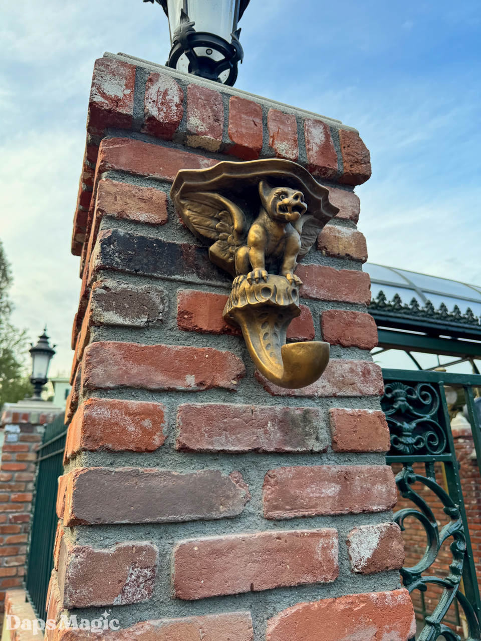 Walls Come Down From Around the Extended Queue of Disneyland's Haunted ...