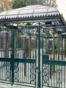 Walls Come Down From Around the Extended Queue of Disneyland's Haunted ...