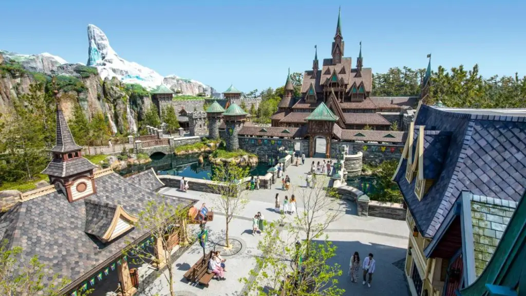 Attractions at Tokyo DisneySea's Fantasy Springs to Offer Standby Waiting