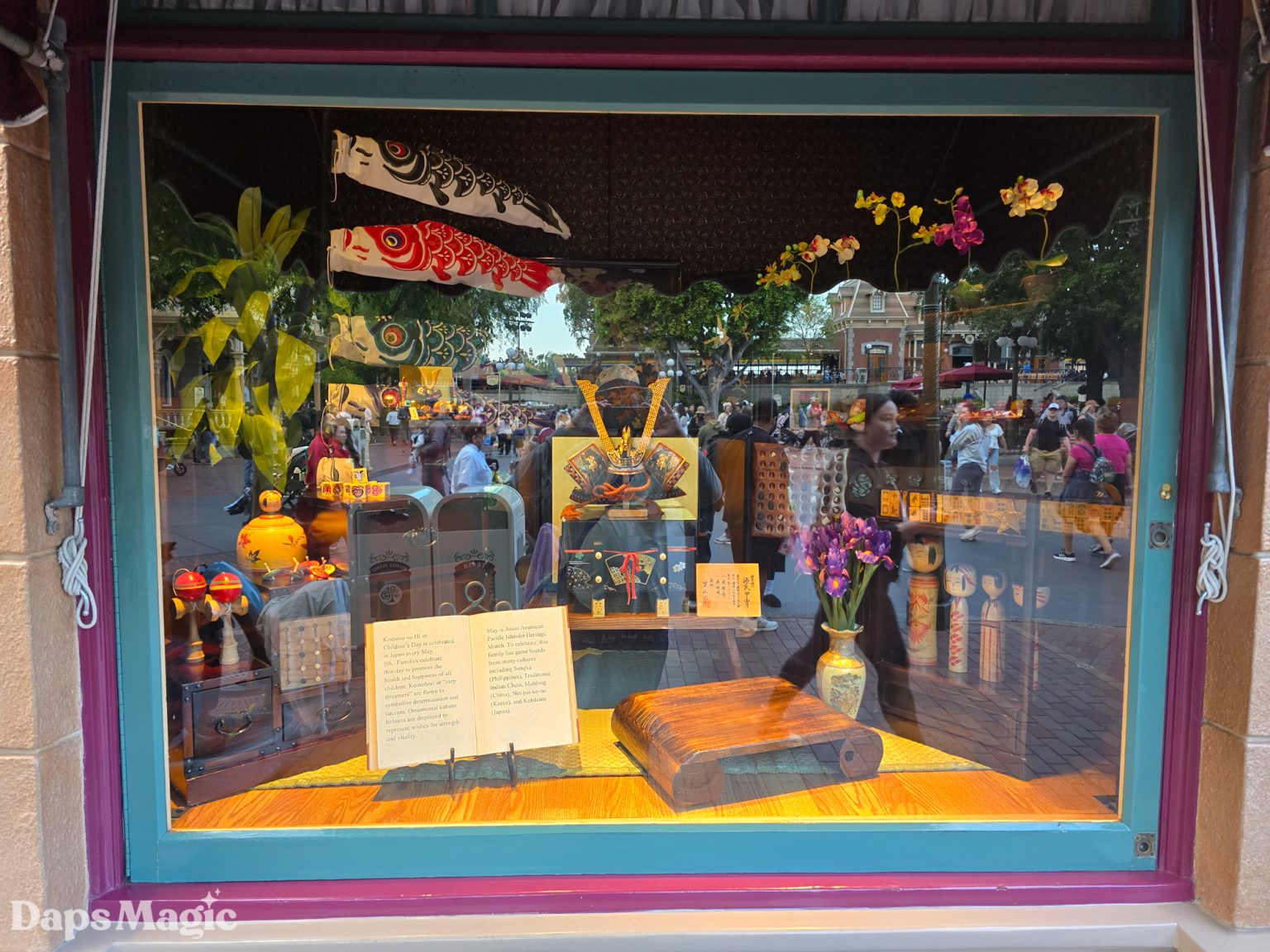 New Window Display Arrives on Disneyland's Main Street for Children's ...