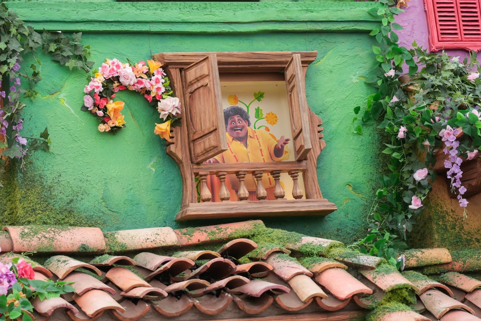 Fun Facts About Hong Kong Disneyland's 'Friendtastic!' Parade