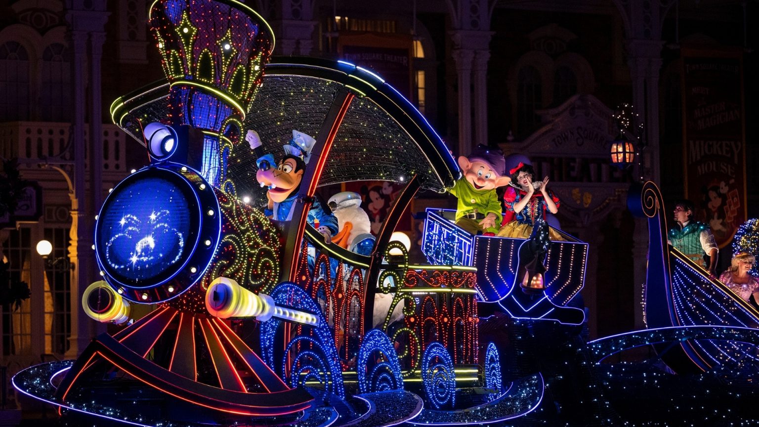 VIDEO: Disney Harmony in Color at Tokyo Disneyland