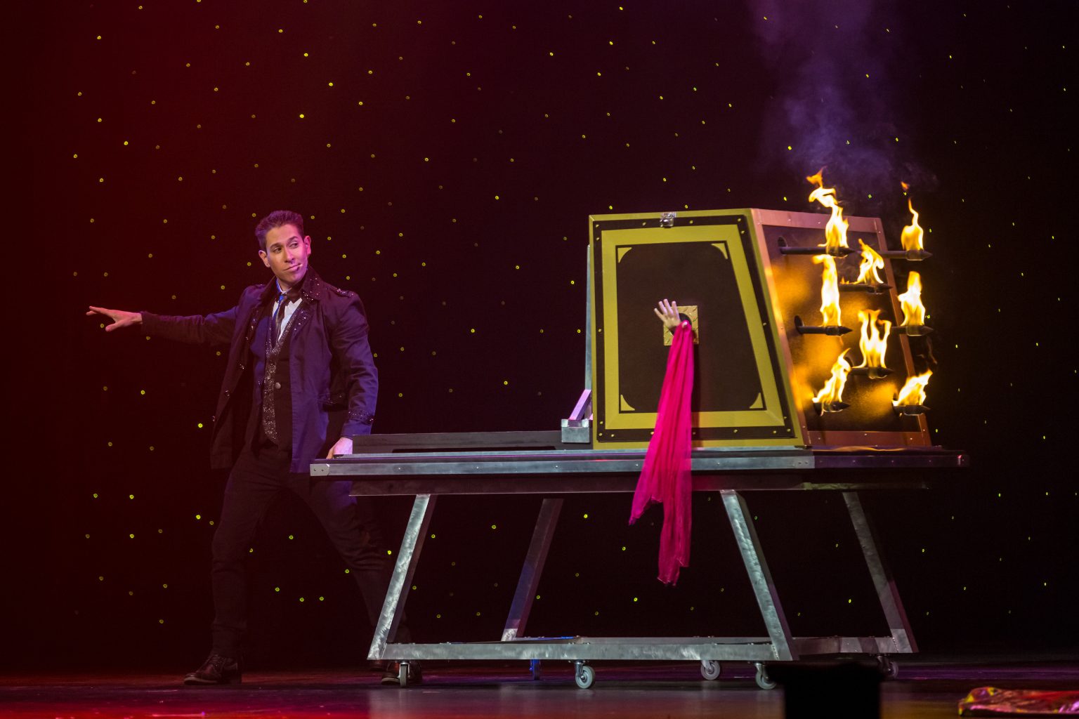 International Star Illusionist Brad Ross to Perform at Knott's Berry ...