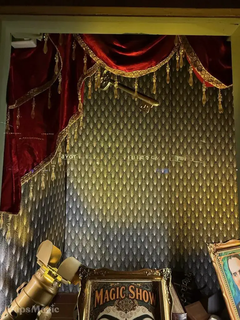 Can You Find the Rabbit in the New Main Street Magic Shop Window at ...