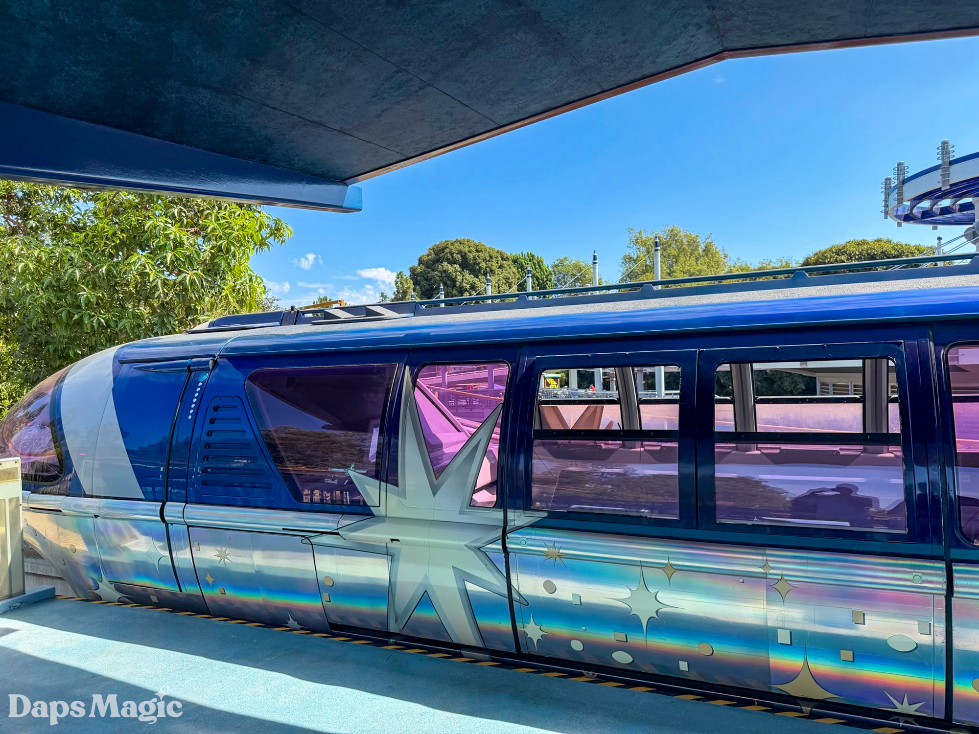 Monorail Blue Returns to Skies Over Disneyland Resort For First Time in ...