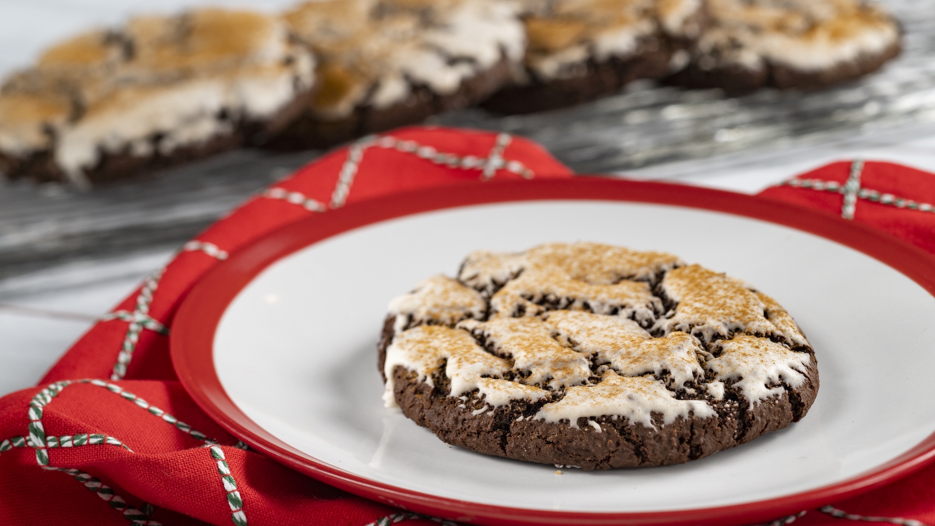 Geek Eats: Cinnamon-Spiced Chocolate Crinkle Cookie Recipe