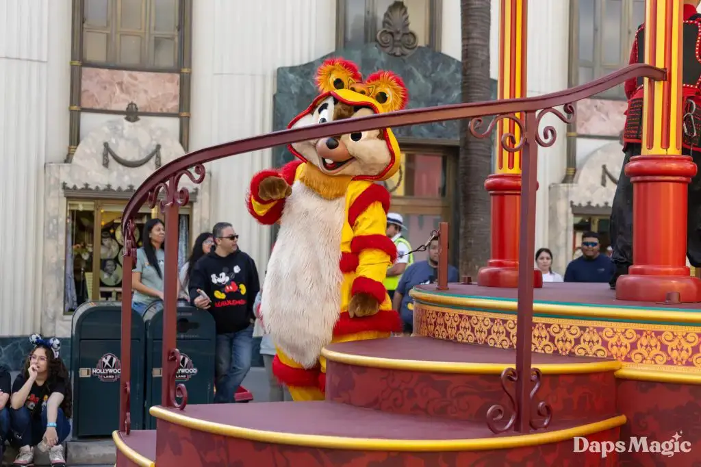 Chip 'n' Dale Debut Adorable New Outfits in Mulan's Lunar New Year ...