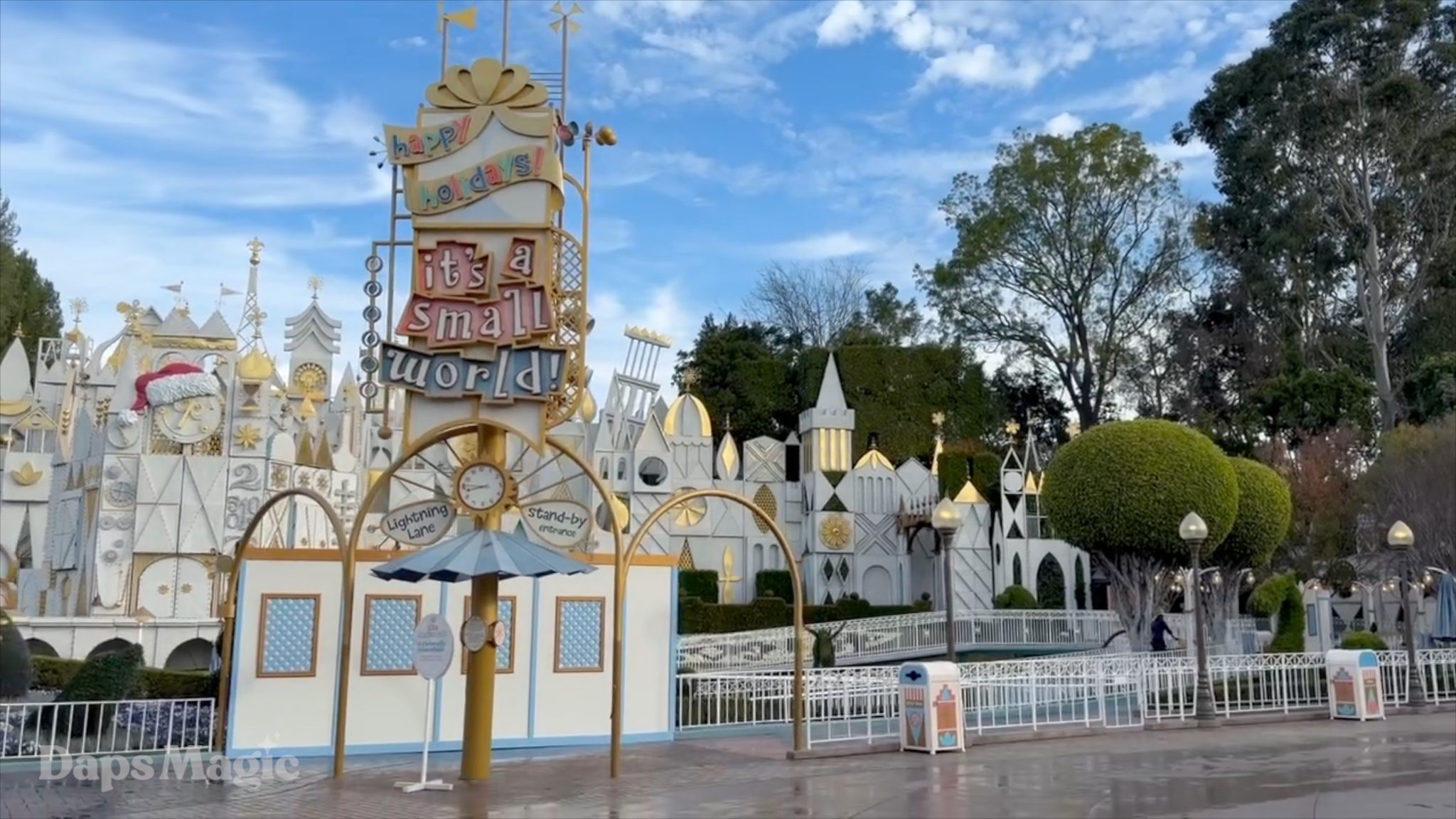 it's a small world Holiday closes for Transformation to Classic Version ...